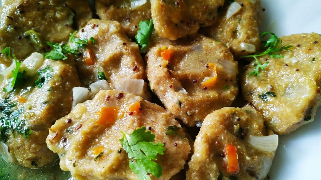 Maharashtrian Mutke Recipe || गव्हाच्या कोंडिचे मुटके - YouTube