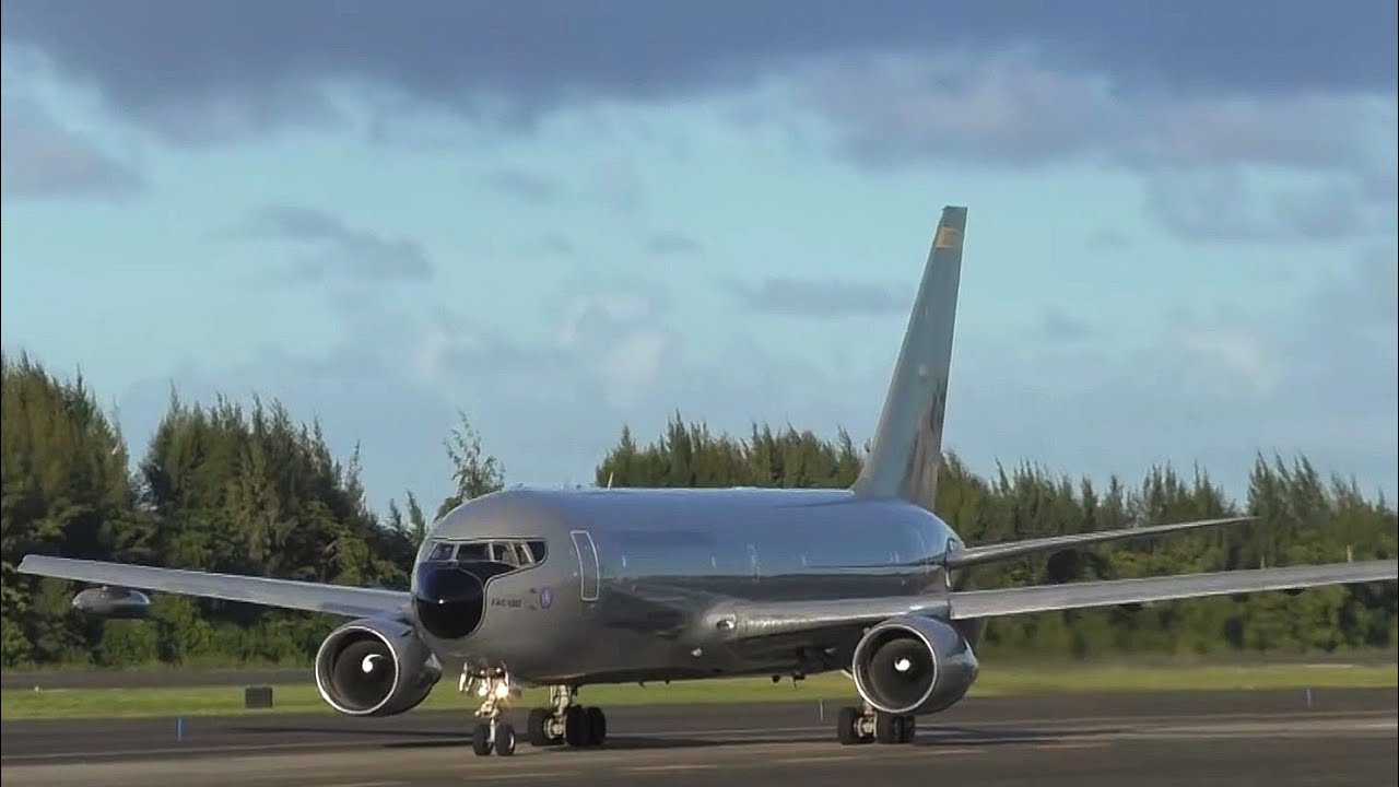 SJU plane spotting Fuerza Aérea Colombiana KC-767 Jupiter - YouTube