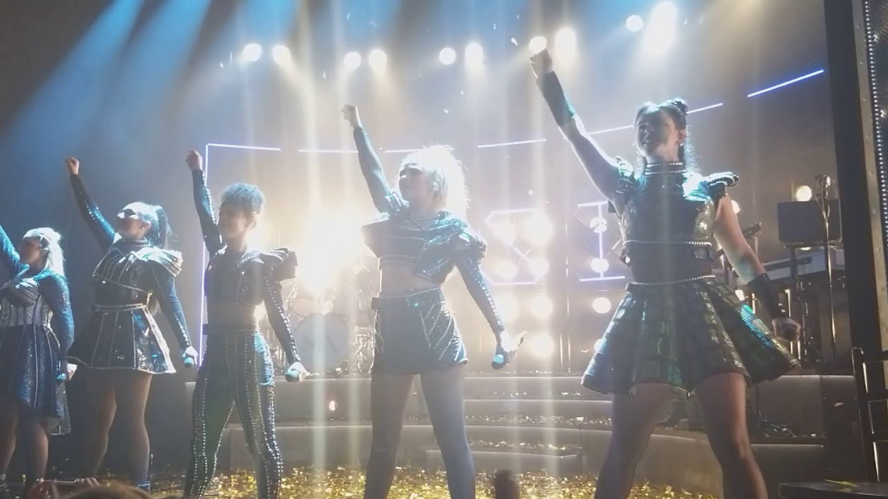 SIX The Musical: Megasix (13/07/19) LONDON Courtney as Parr, Grace as ...