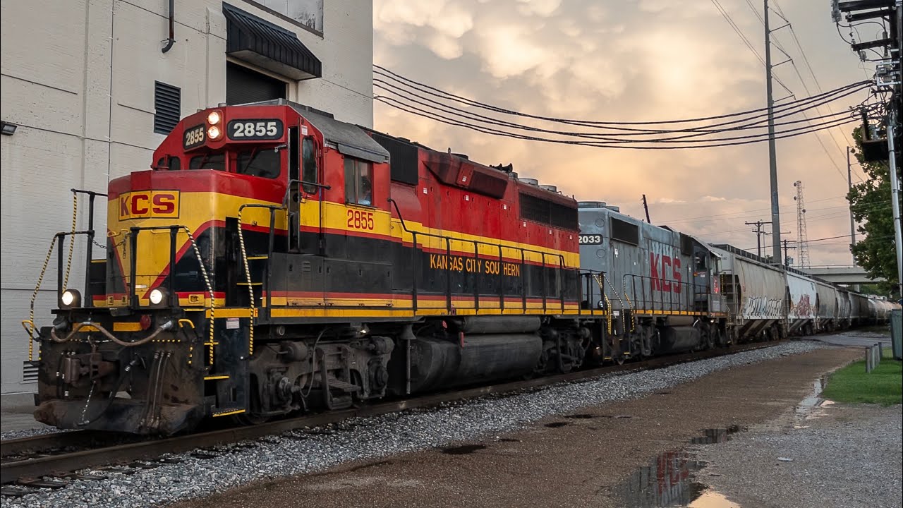 CPKC LL60 South through Baton Rouge, LA with a KCS “Grey Ghost” - YouTube