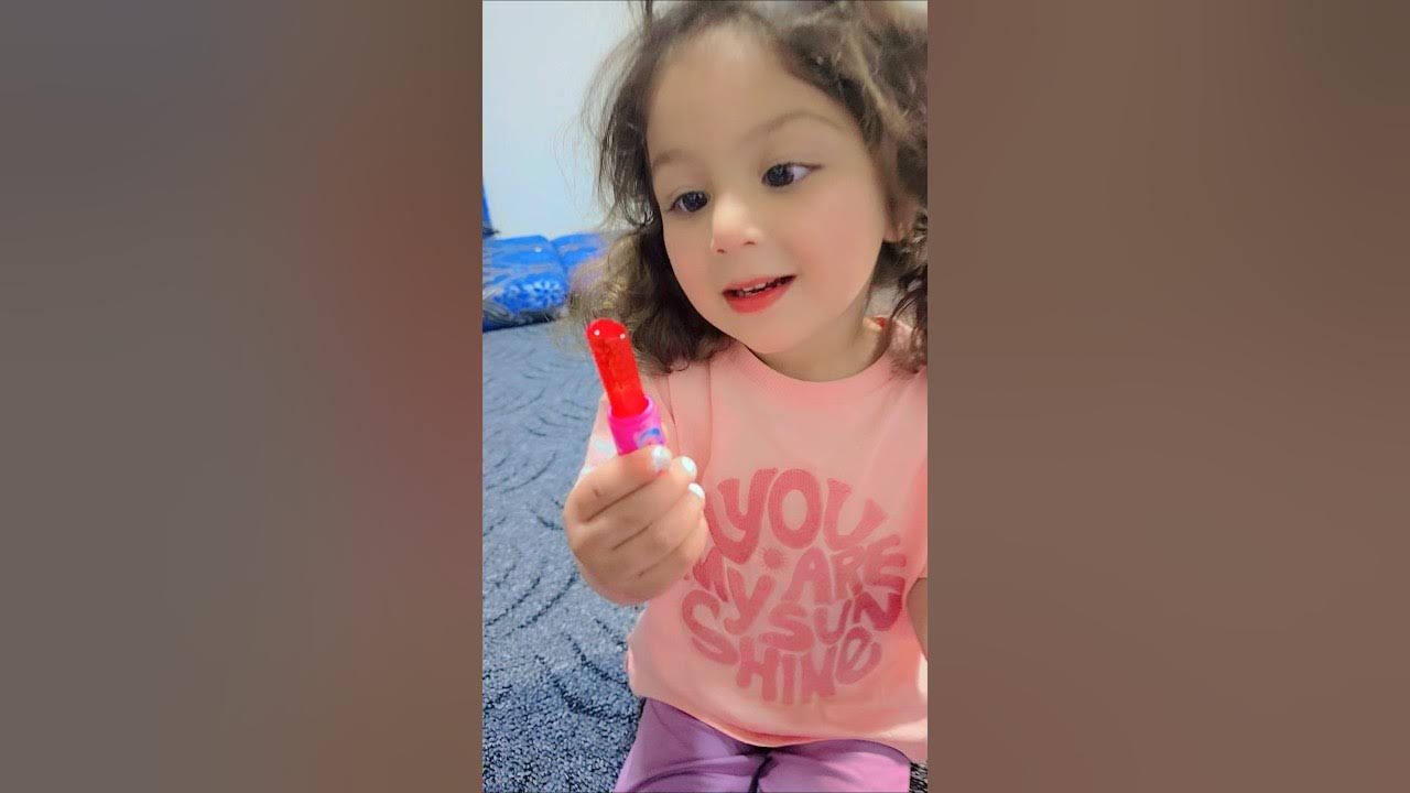 مرطب شفايف على شكل كاندي عشق دهوبة وكل لبنات #shortvideo #shorts #كاندي - YouTube