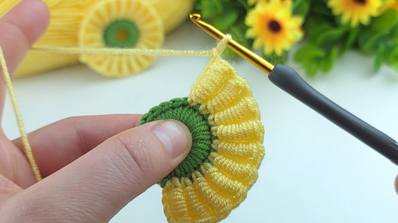 Wow!! Beginner Friendly Crochet Flower Motif Tutorial - YouTube