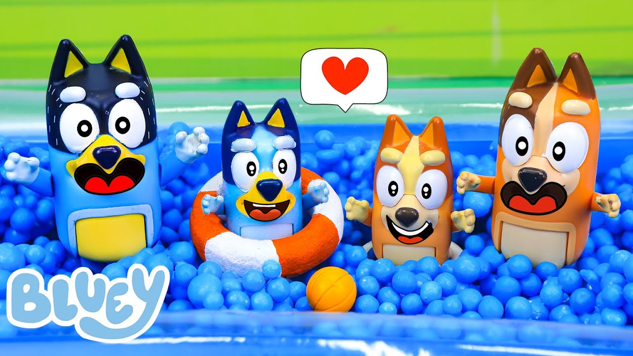 Bluey and Bingo goes to the pool 🏖️🏊‍♀️🏊‍♀️🏊‍♂️ | Pretend Play with ...