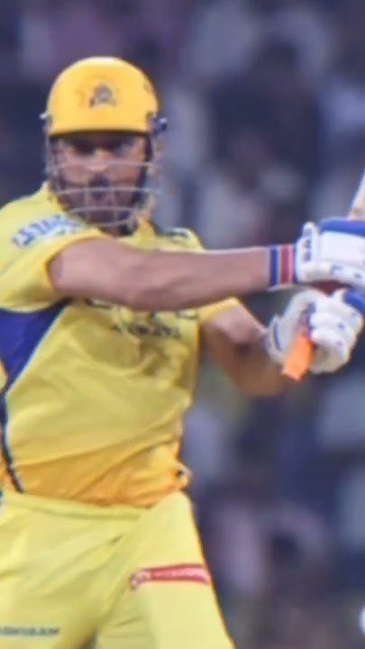 Wicket keeper vs wicket keeper battle won by csk - YouTube