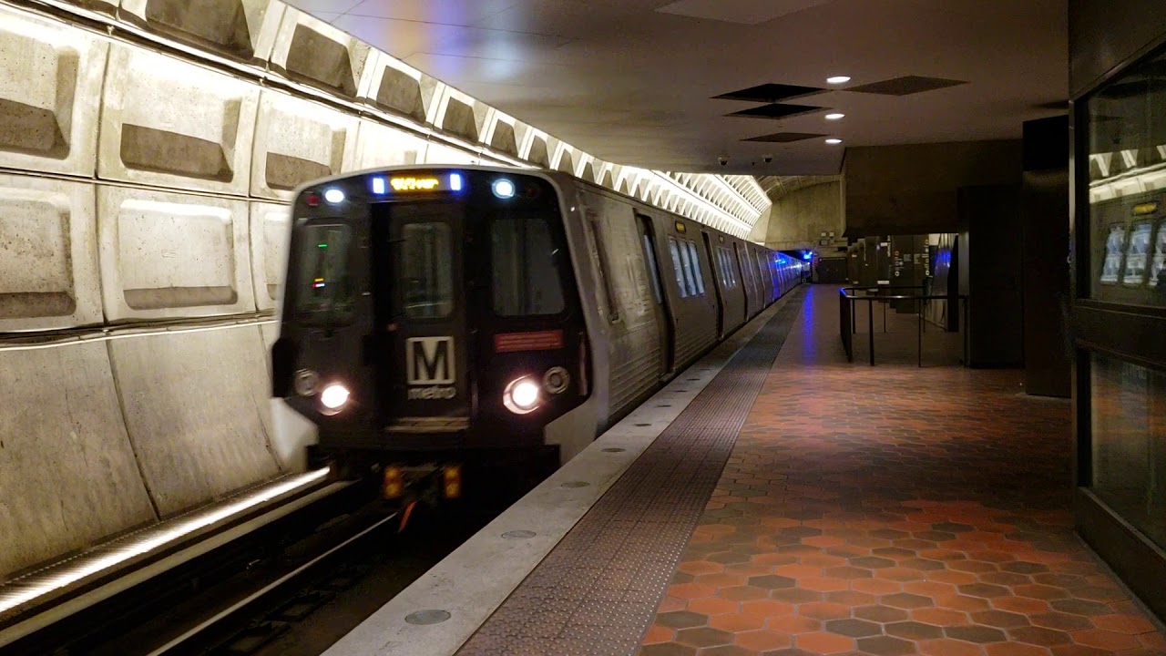 WMATA 7000 series train arriving at federal triangle station - YouTube