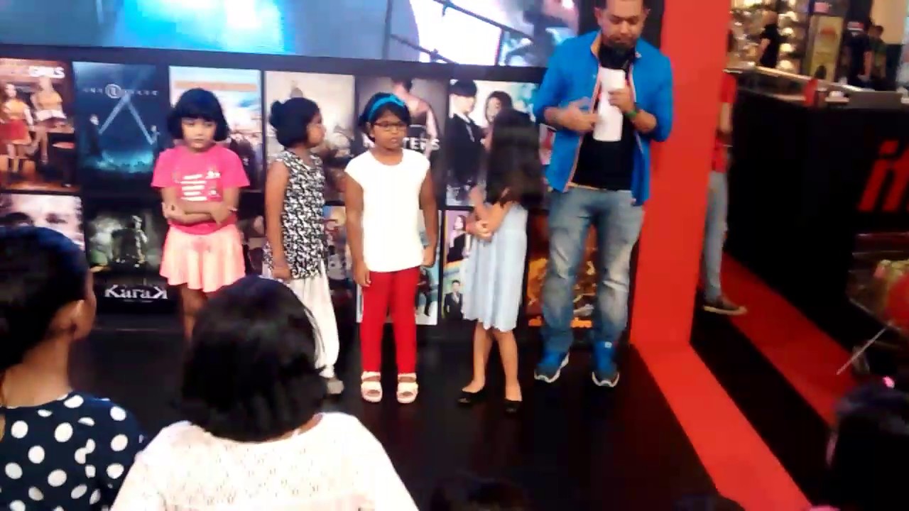 Hi5 dance off at the IFLIX experience - YouTube