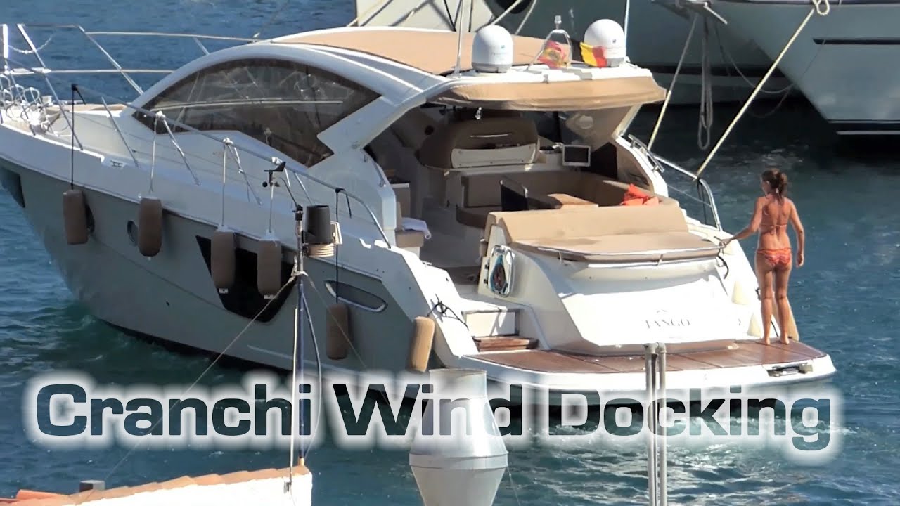 Cranchi Wind Docking - YouTube