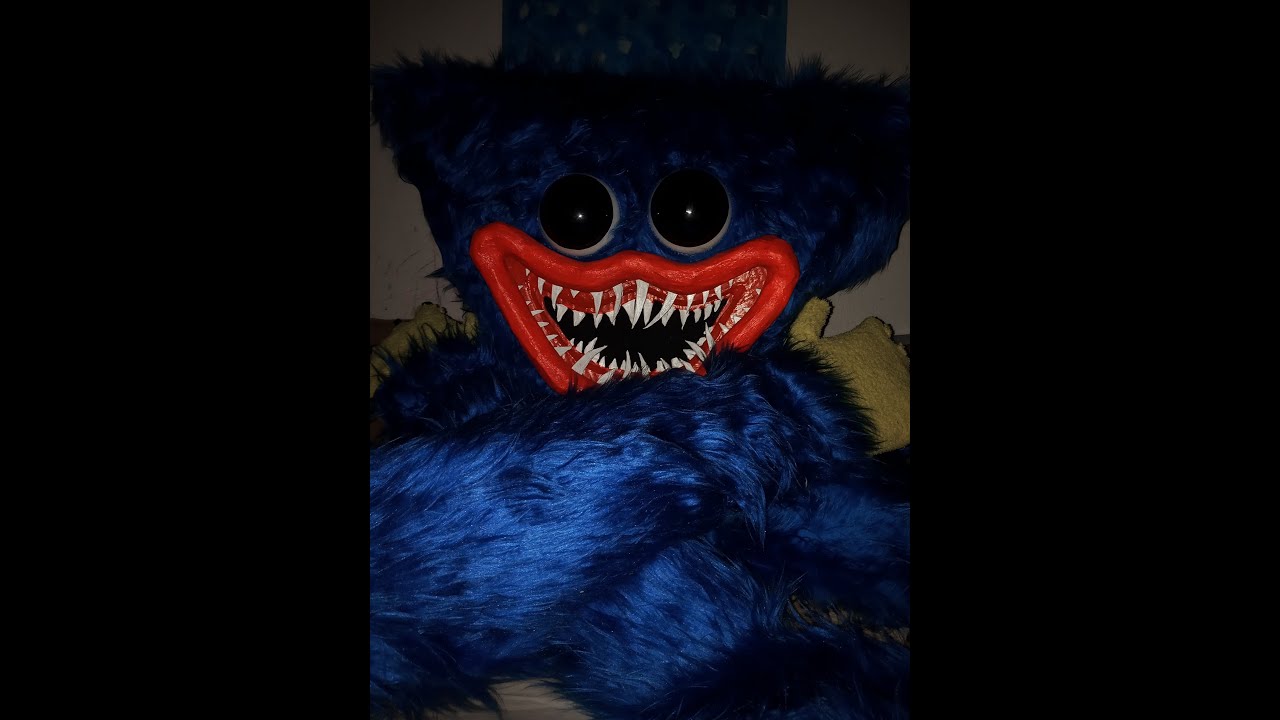 Huggy Wuggy costume Part 3 Arms and Claws with cardboard. Huggy Wuggy ...