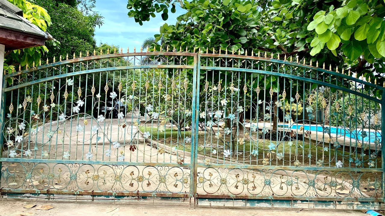 Painting Rusty Metal Gate l Main Grape Vine Gate (ทาสีรั้วเหล็กเก่า ...