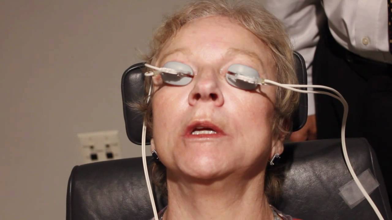 LipiFlow Treatment Patient Interview at Duke Eye Center - YouTube