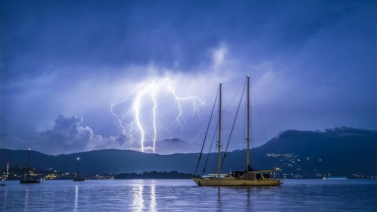 ΚΑΙΡΙΚΗ ΤΡΑΓΩΔΙΑ! Ένας Νεκρός Και Καταστροφές! - YouTube