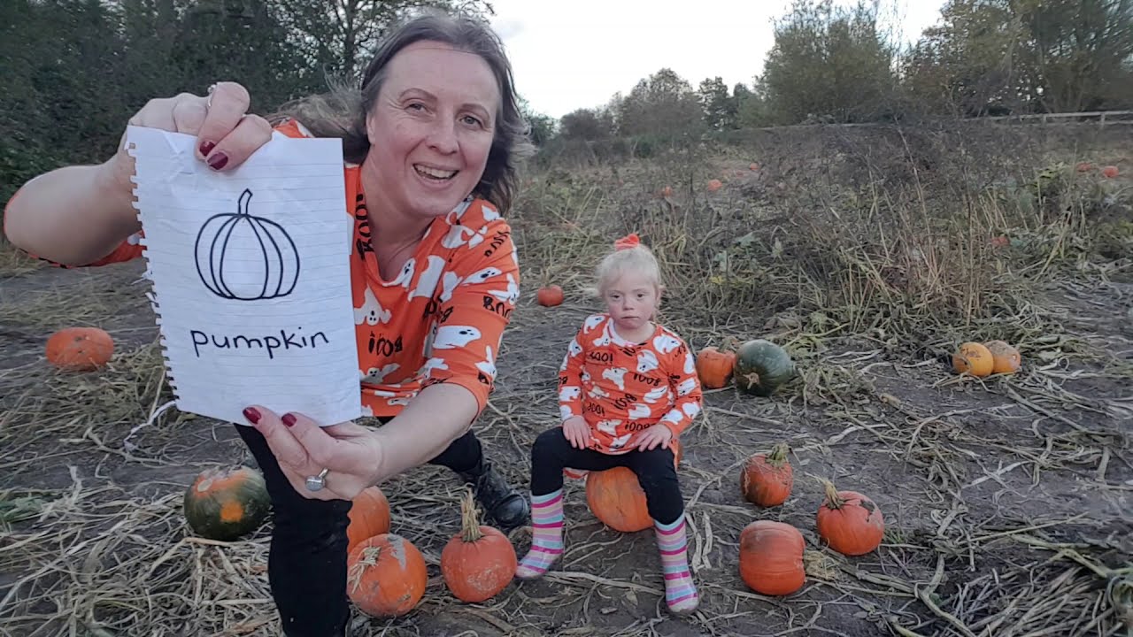 Makaton Sign of the Week - Pumpkin - YouTube