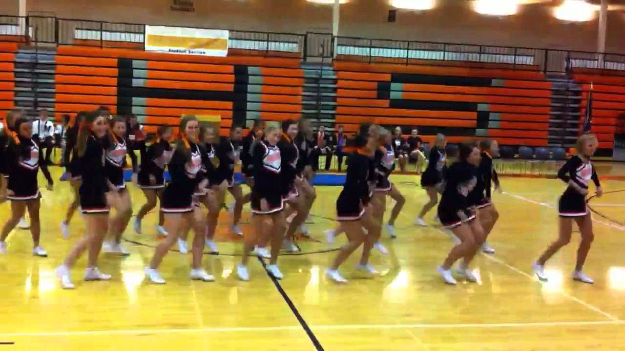 Murray High Spartan Cheerleaders - YouTube