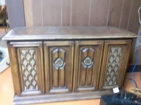 Soundesign stereo console - YouTube