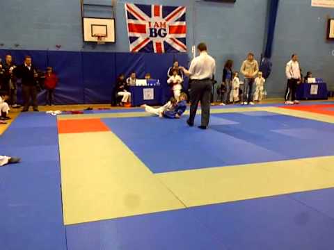 Luke's Feltham Judo contest - YouTube