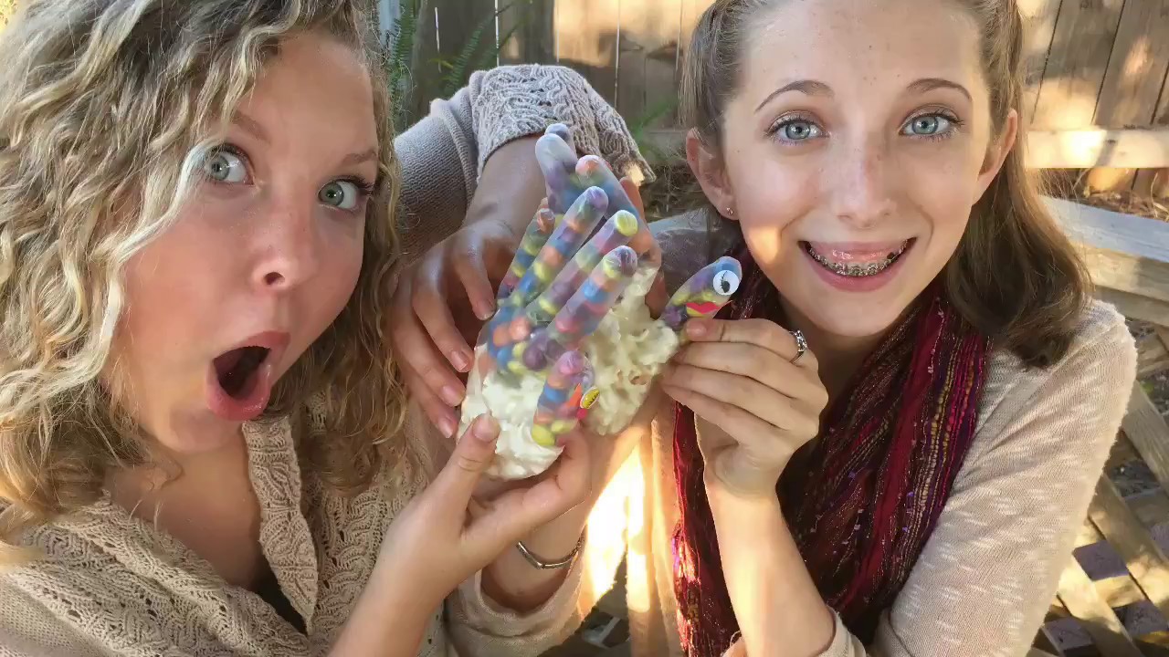 DIY quick and easy fall turkey hand snack! - YouTube