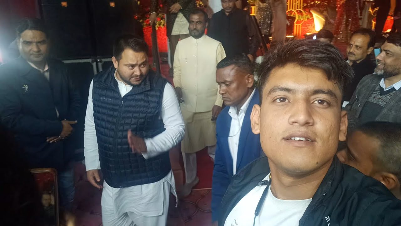 शादी में मिले तेजस्वी यादव The Patna new club - YouTube