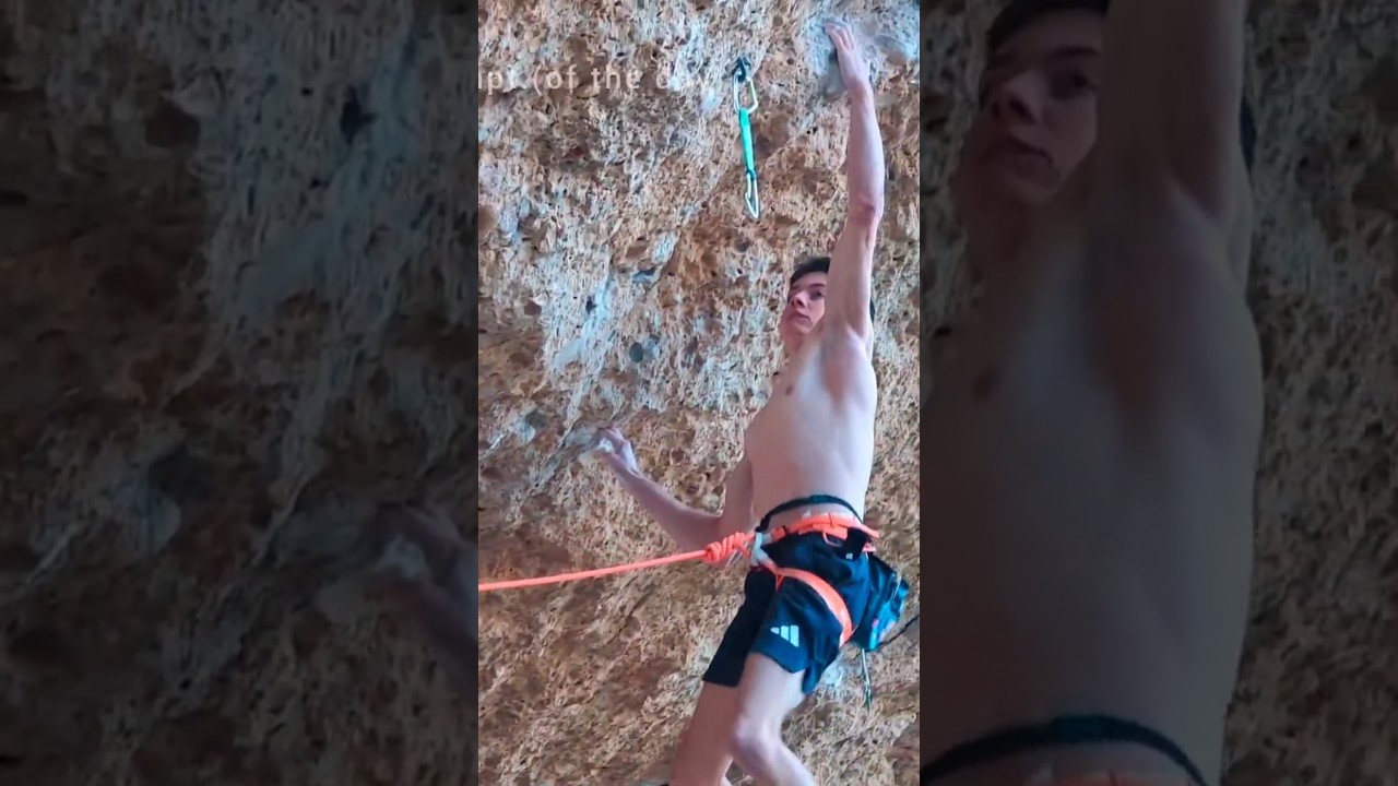 Toby Roberts making moves on Perfecto Mundo. It looks easy 🤯 #climbing ...