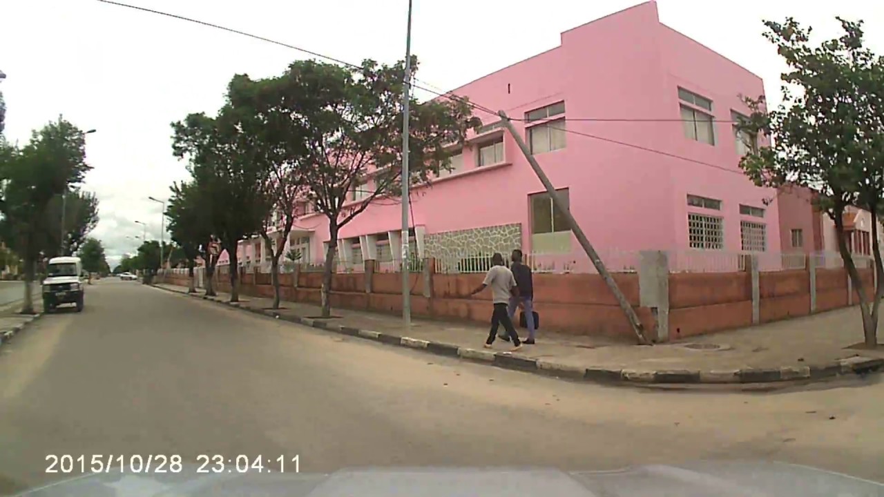Angola - Bié - Kuito (City Center) - YouTube