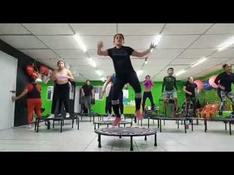 Jumping & Dancing💥Pa tipos como tú🎶 - YouTube
