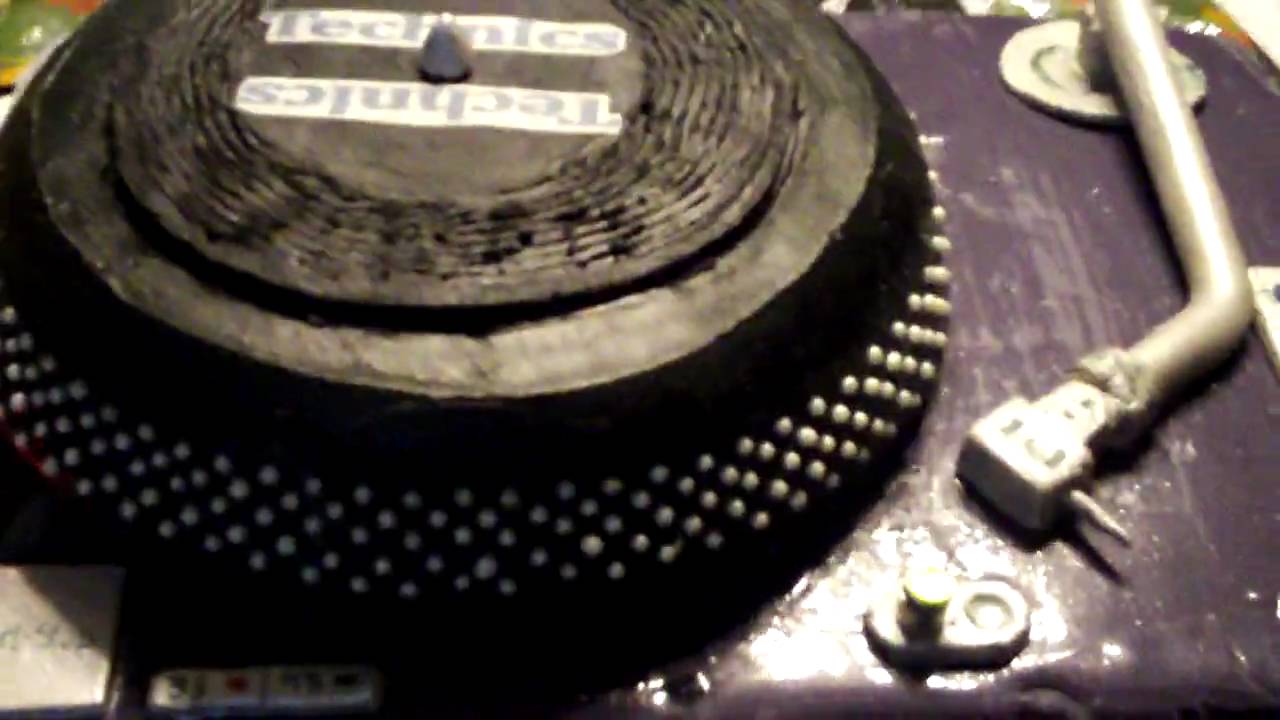 Turntable birthday cake - YouTube