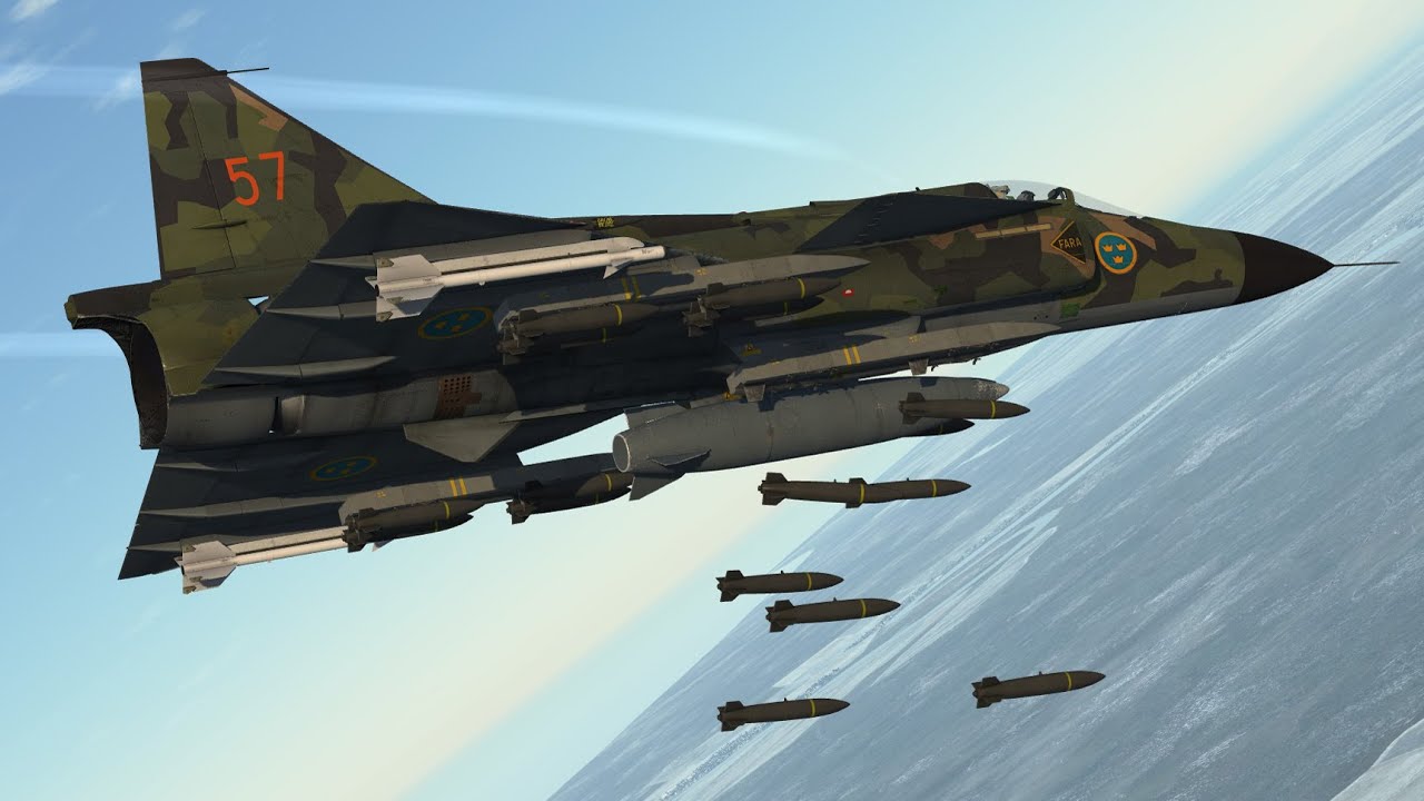AJ-37 Viggen - Low level bomb run - YouTube