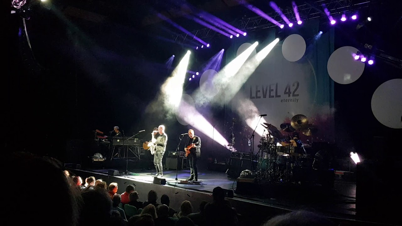 Level 42 - Leaving Me Now (Live) - YouTube