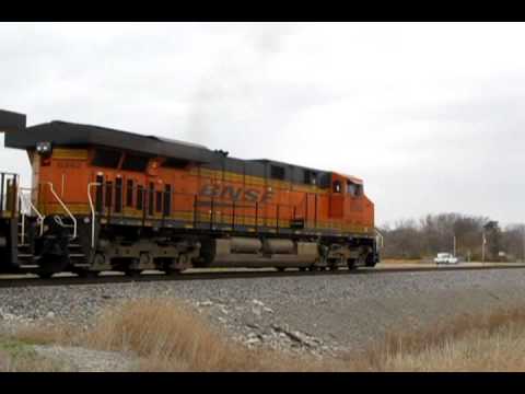 BNSF 6342 powering up to head thur elseberry nov 21,2010 - YouTube