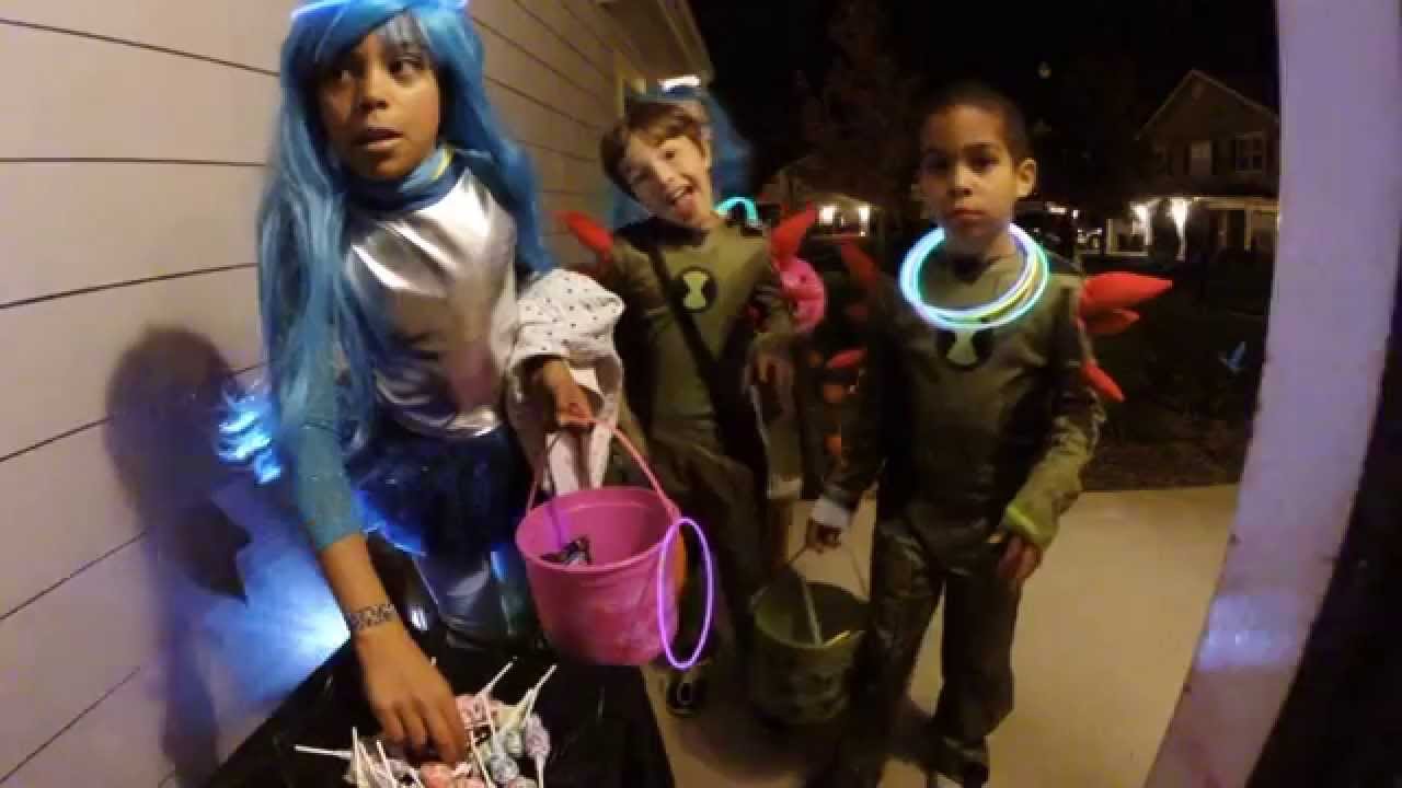 Trick or Treat Prank - YouTube