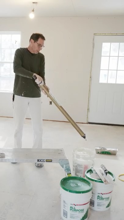 How to Use a Drywall Compound Tube - YouTube