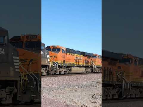 BNSF 8375 WITH NS 9454 ZOOMING EASTBOUND MP 733 NEEDLES SUB 11/30/2021 - YouTube