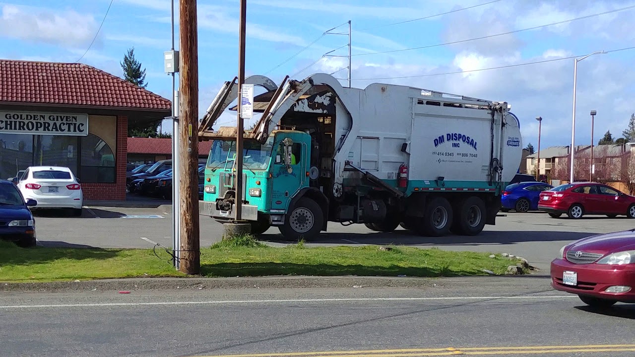 V31: WC/DM Disposal Incorporated 902: Peterbilt 320 McNeilus Atlantic ...