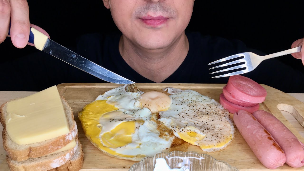 ASMR | BREAKFAST FRIED EGGS WITH SAUSAGES | MUKBANG | EATING SOUNDS ...