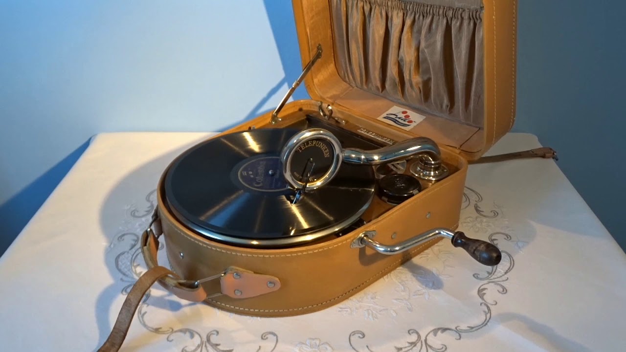 Yvonne Curti, violin – Vittorio Monti, Czardas / Achille Simonetti ...