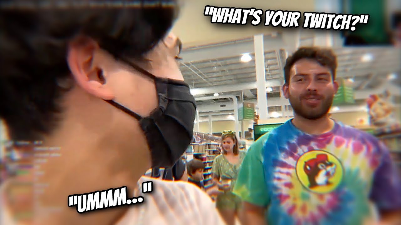 this was my most AWKWARD encounter in public *WHILE LIVE* - YouTube