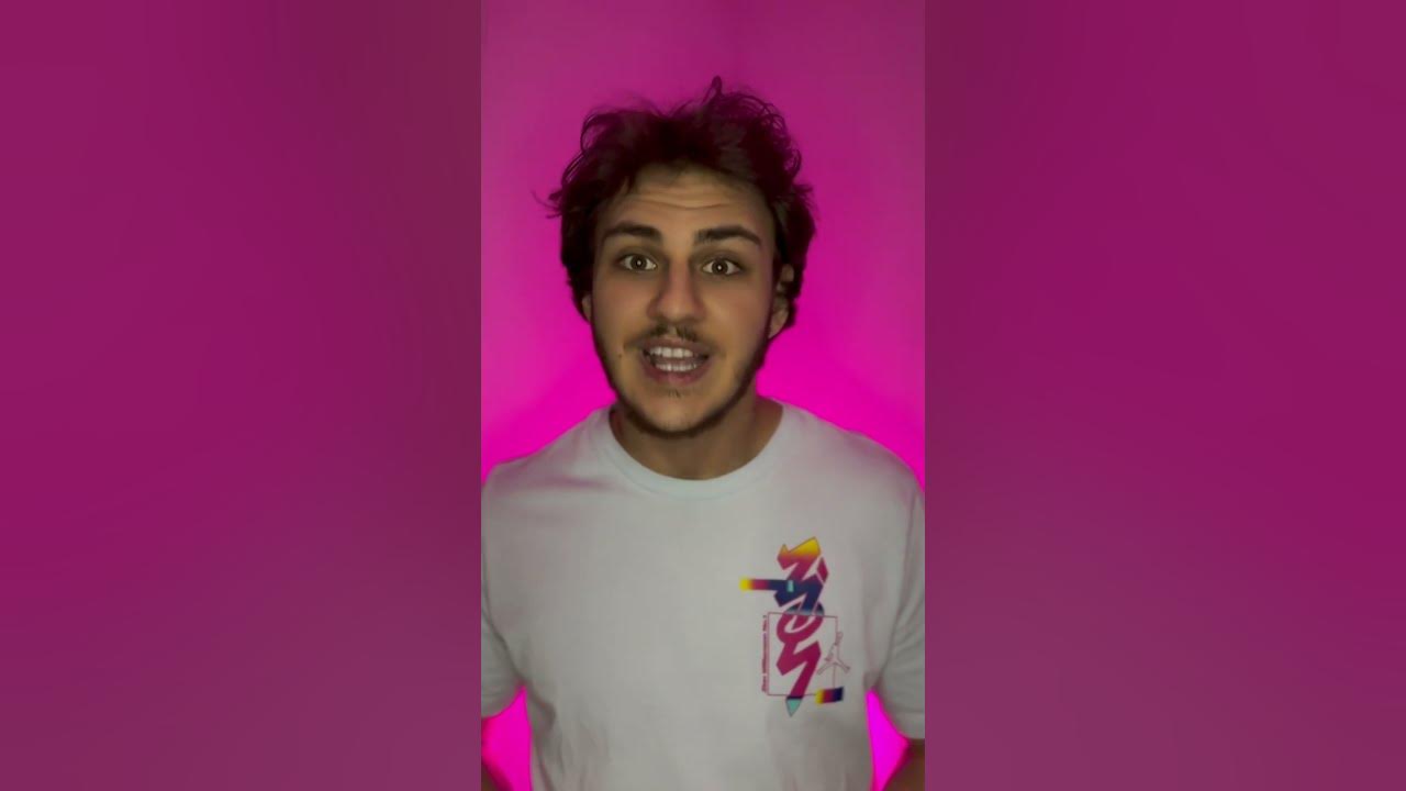 подарил айфон подписчику 🫣 Youtube