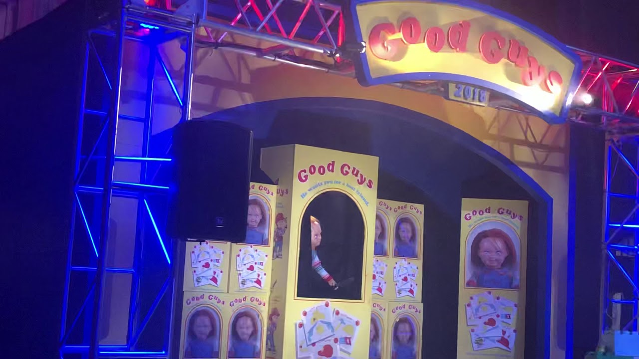 Universal Studios Halloween Horror Nights Chucky the killer doll show ...