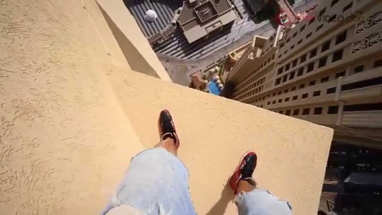 DEADLY PARKOUR ON SKYSCRAPERS LEDGES - YouTube