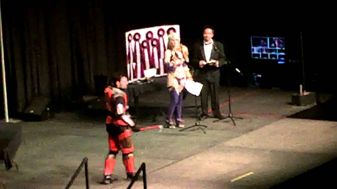 Gordon Freeman costume - YouTube