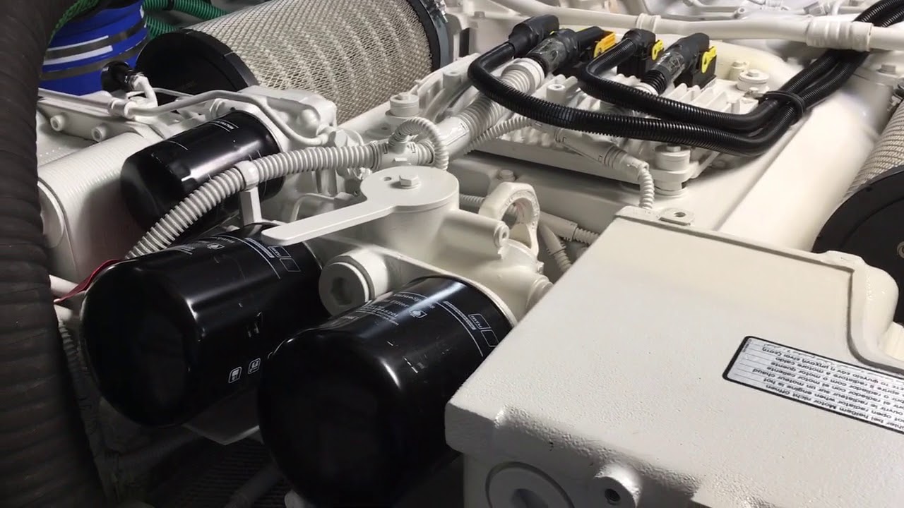 MTU 2000 V8 - YouTube