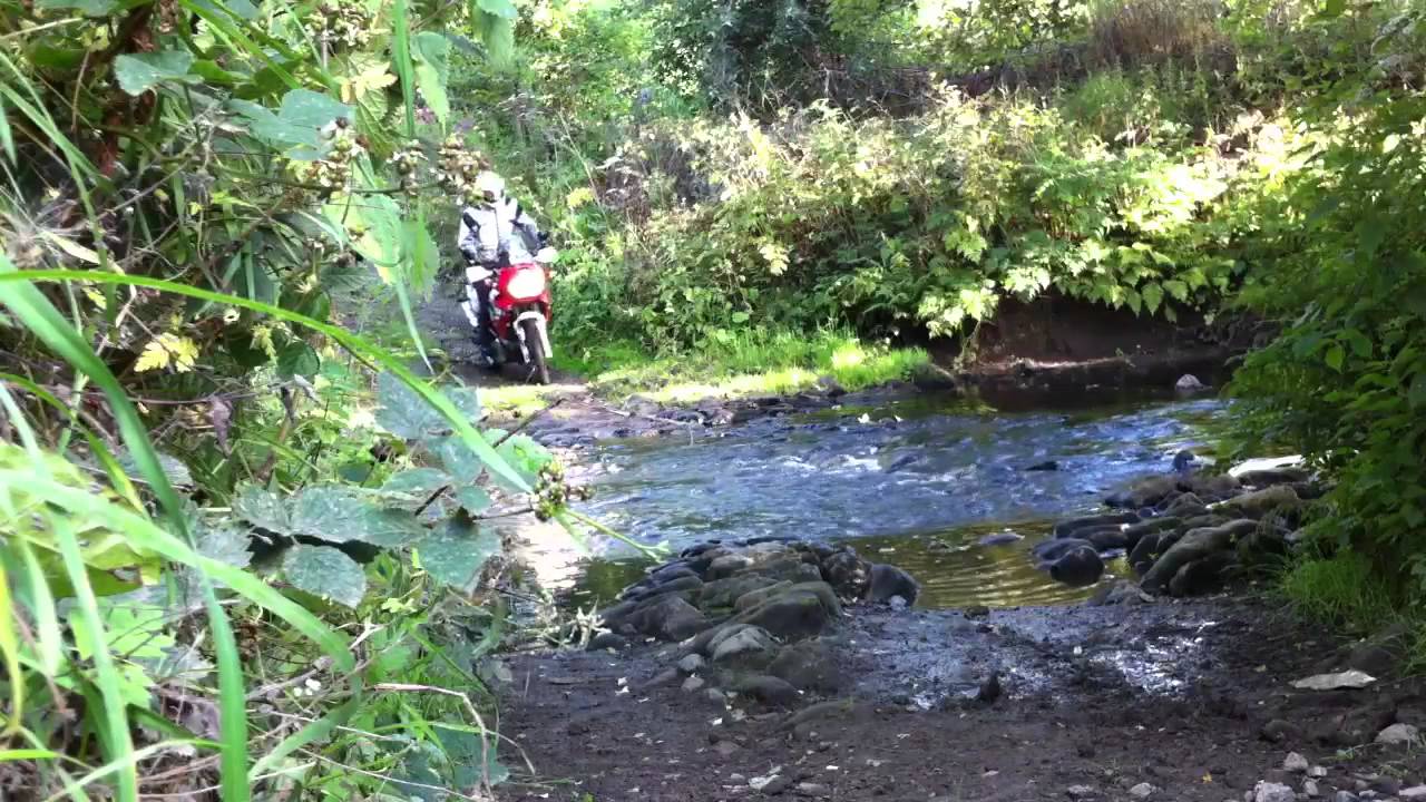 Honda XRV 750 ford hopping - YouTube
