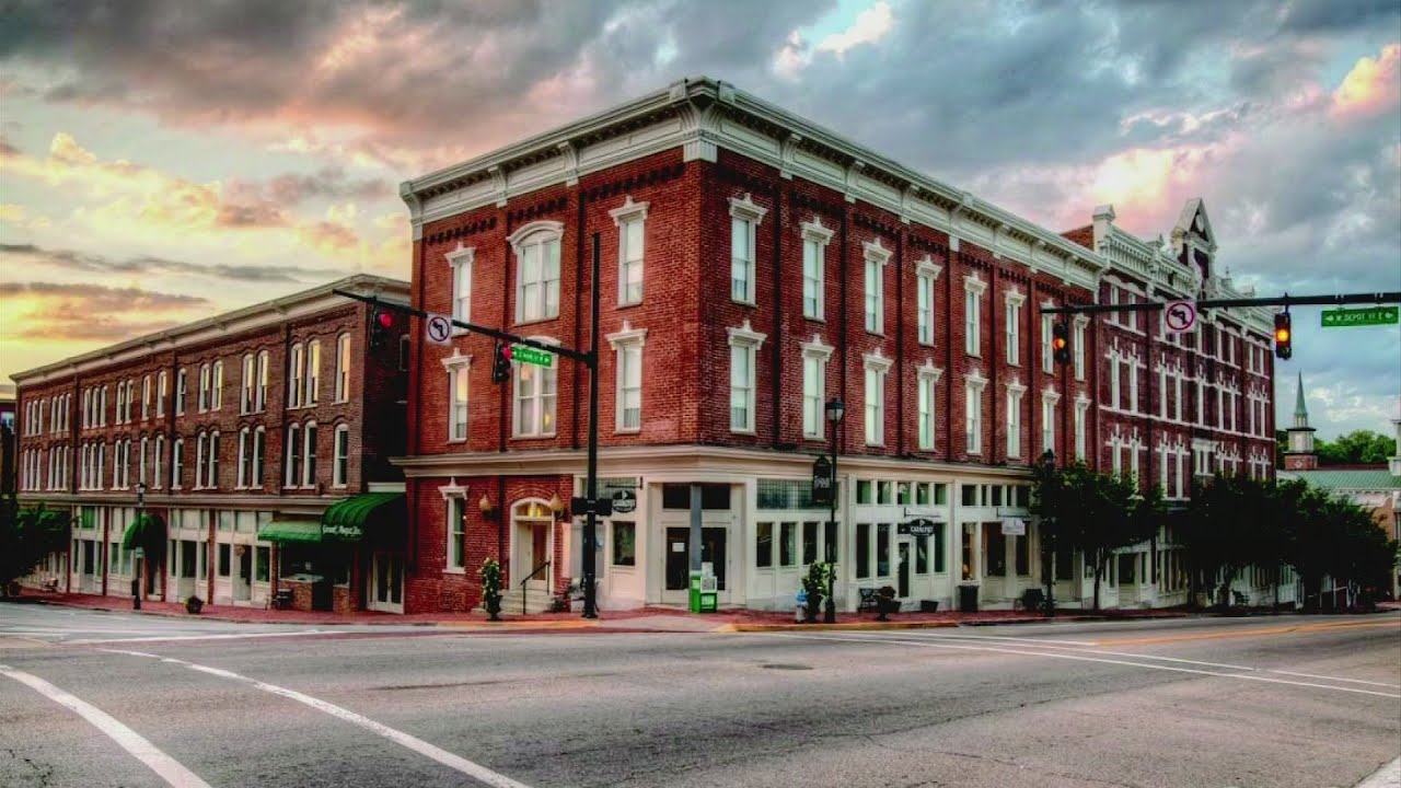 Daytime Live from the newly reopened General Morgan Inn and Brumley's ...