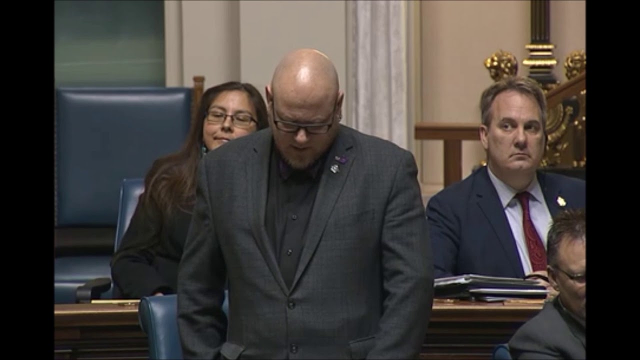 Bob Lagassé welcomes Kai Winther to the Legislature - YouTube