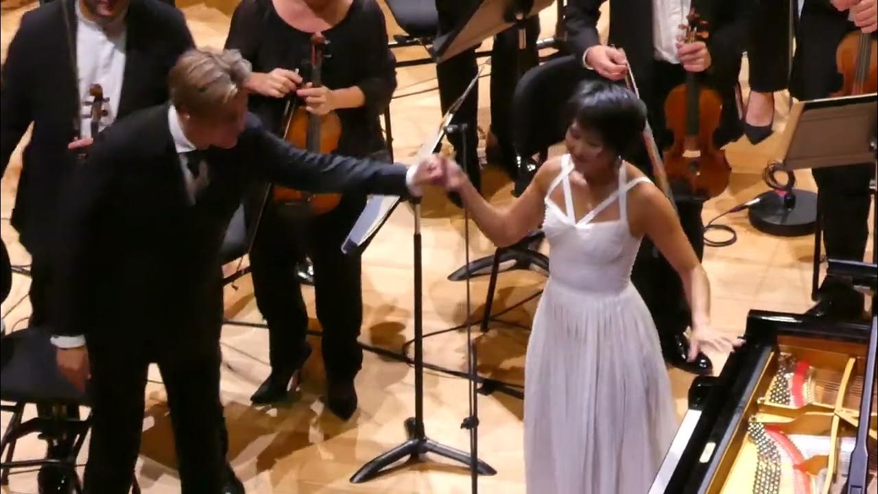 Yuja Wang "Yuja given a standing ovation by the audience" Paris 2023 - YouTube