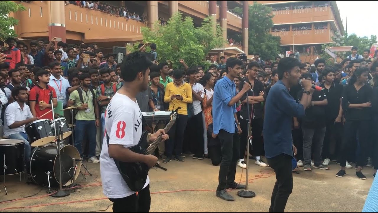 Musical Event | Flashmob | Vel Tech University | Vel Tech Music Club ...