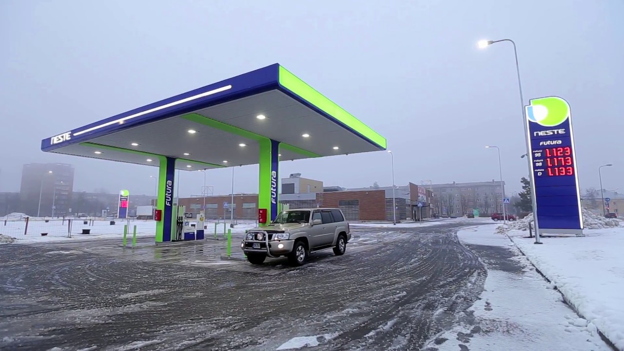 Neste Narva tankla ehituse timelapse - YouTube