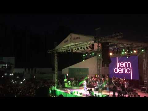 İrem Derici - Dantel + Sahneye çıkış (Akşehir Açık Hava Tiyatrosu 09.07.2017)