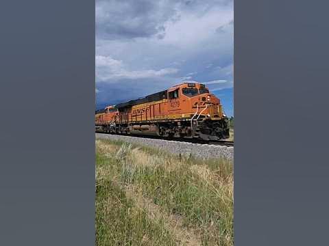 BNSF 4279 Leads a Bare-Table to San Benardino - YouTube