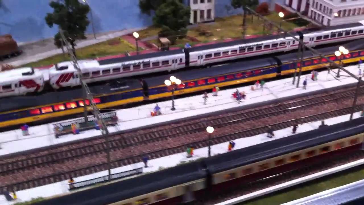 Eurospoor 2010 -- Modelspoor evenement -- Brandende trein - YouTube