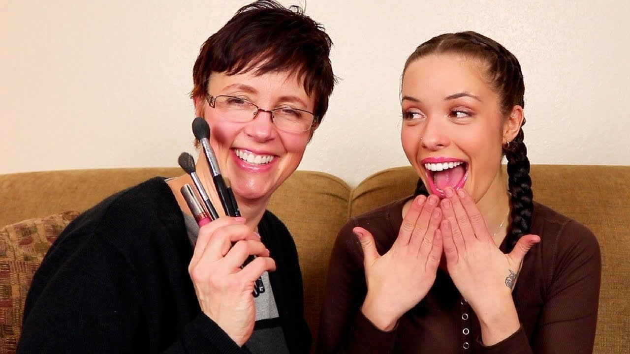 MY MOM DOES MY MAKEUP CHALLENGE!!! - YouTube
